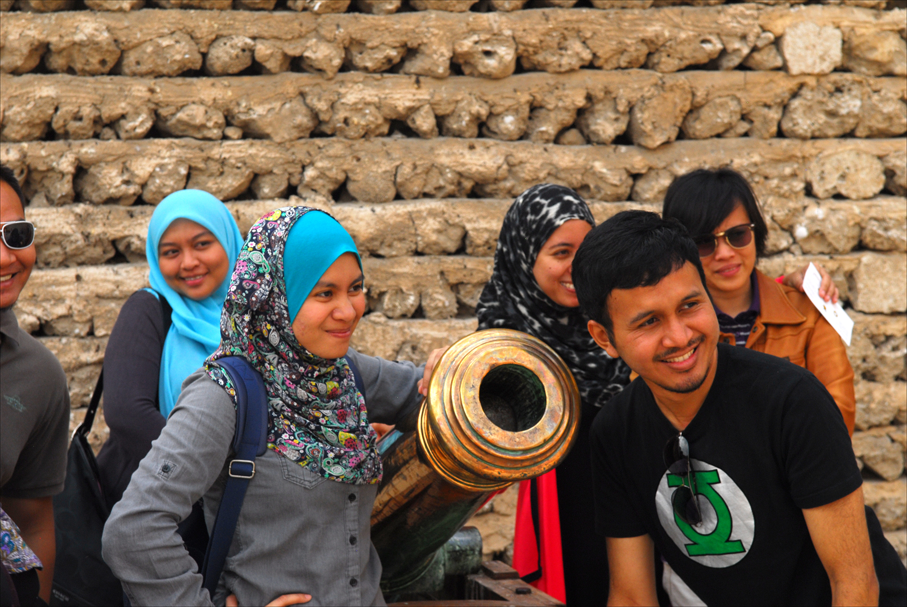 The Blogs: From hookahs to hookers: Glimpses of the real Dubai | Larry ...