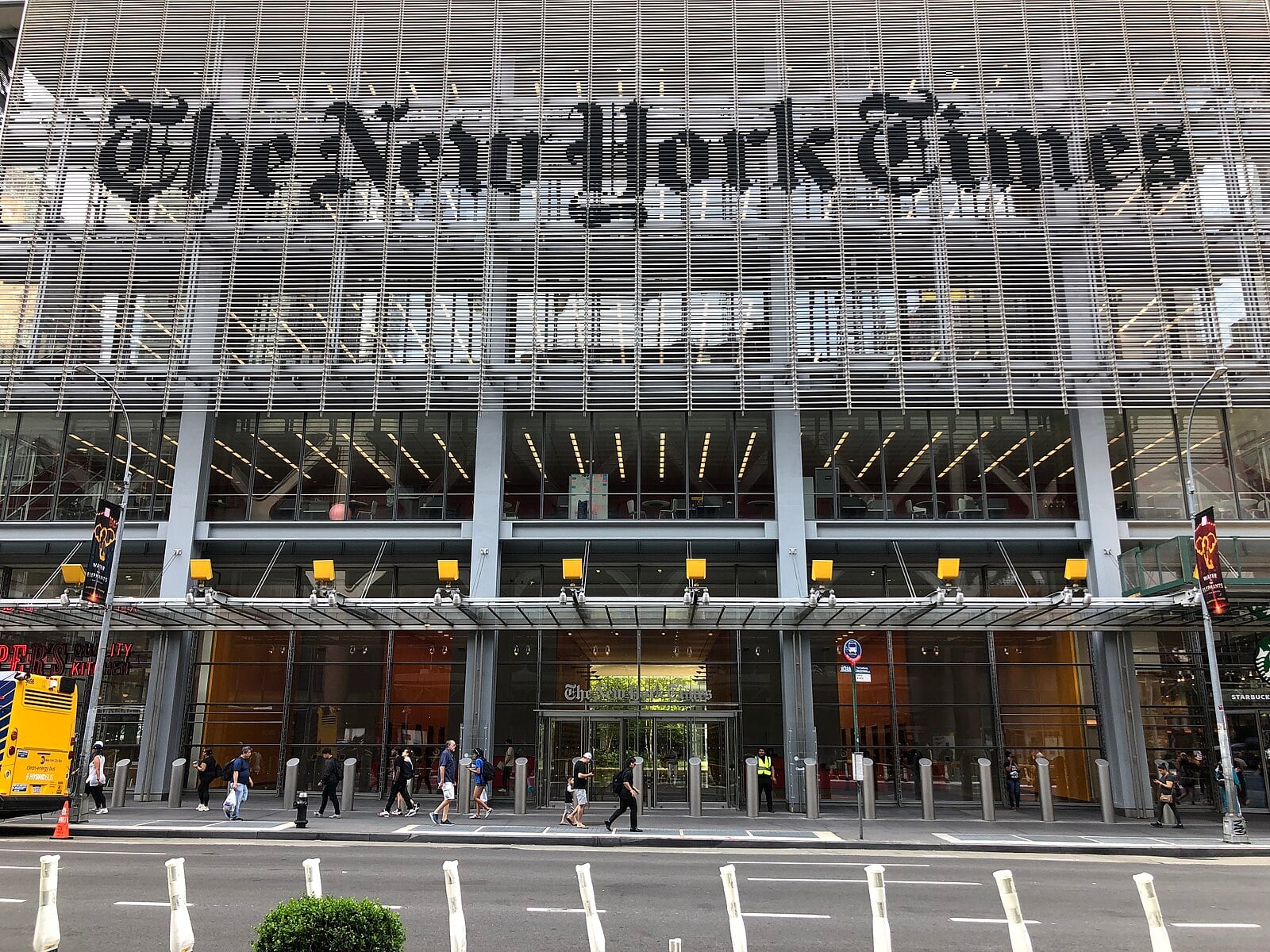 The Blogs: Kristof's Looking Glass and Hamas's Information War | Seth ...