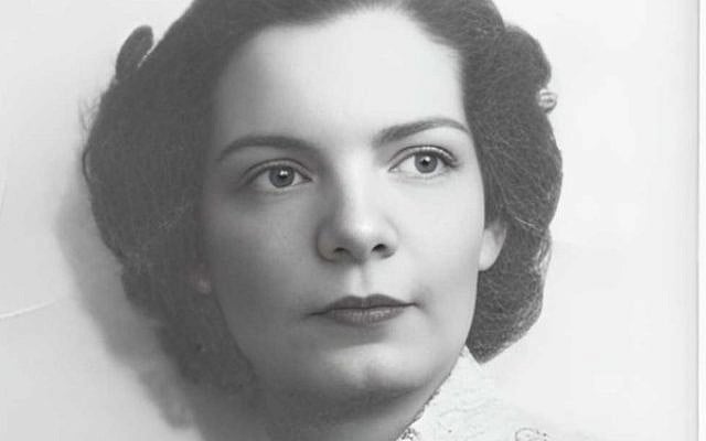 The Blogs: Liz Gunn Randolph Interview | Alexandre Gilbert #302 ...