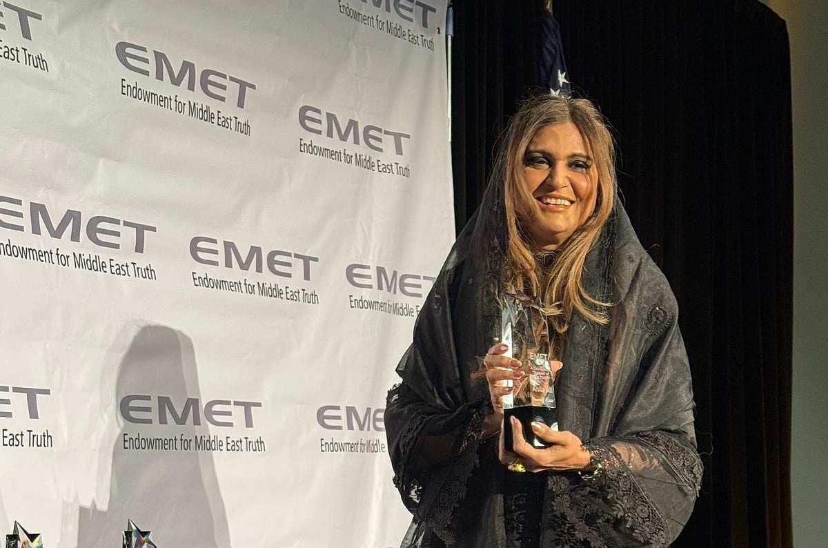 The Blogs: The Ray of Light Award Shines on Anila Ali’s Unwavering Courage | Junaid Qaiser | The ...