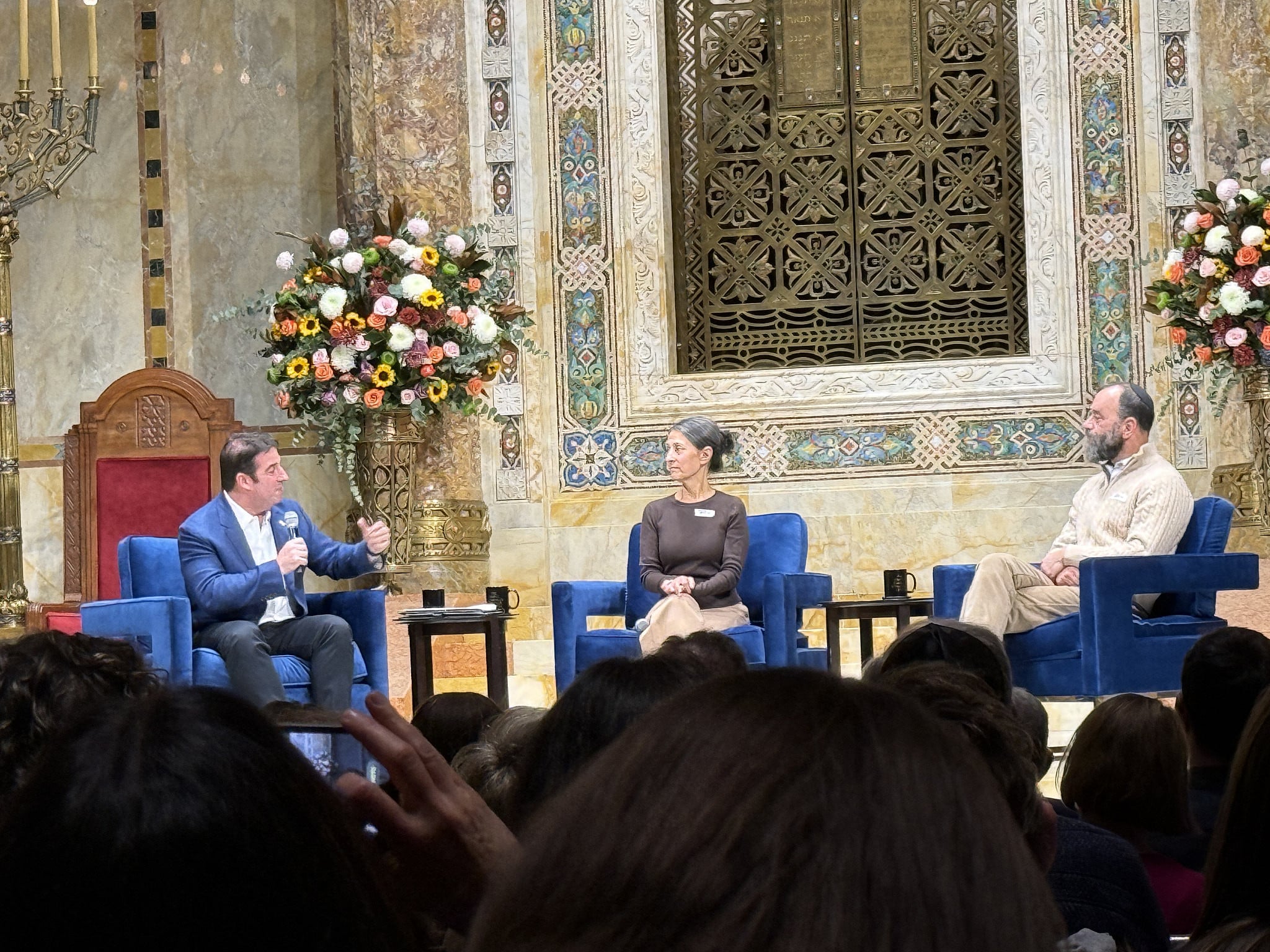 The Blogs: The Mandate to Cling: Why "Holding Hope" Defines the Jewish ...