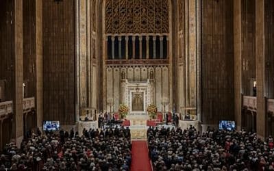 The Blogs: Inside Temple Emanu-El, NYC: World’s Largest Synagogue in ...