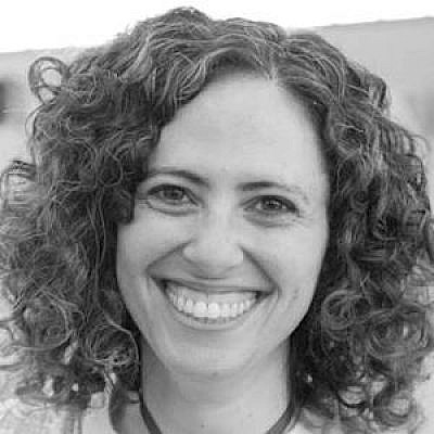 The Blogs: Moms don't shower: An ode to mothers | Deena Levenstein ...
