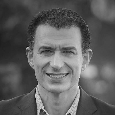 The Blogs: Trump Plane Fiasco Exposes Media Hypocrisy on Qatar | Josh ...