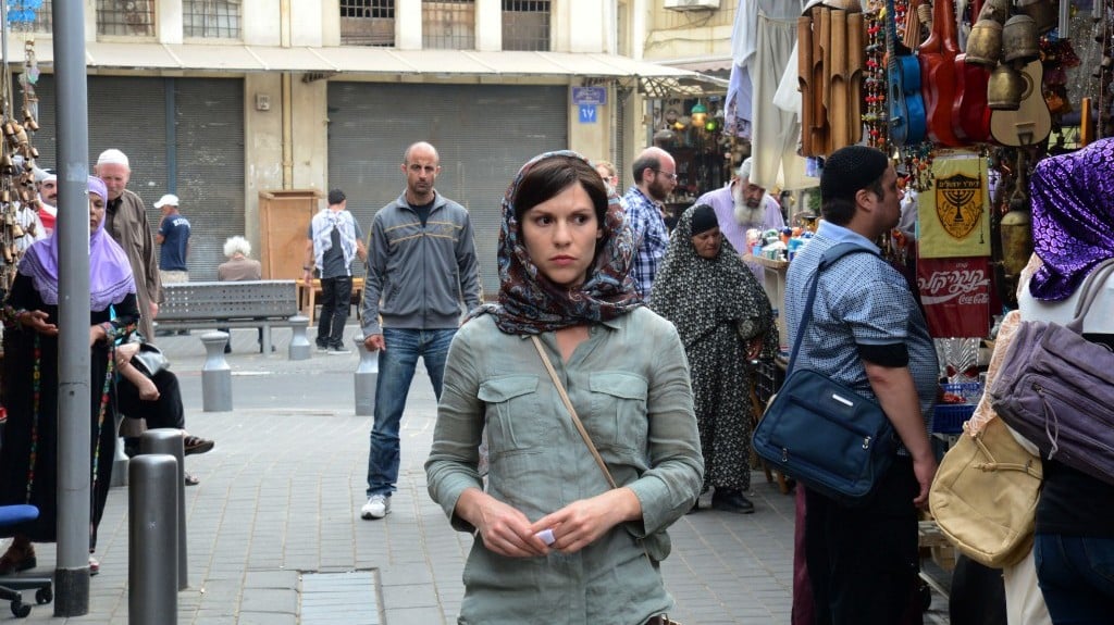 Arabic artists sneak anti-'Homeland' graffiti into episode | The Times ...