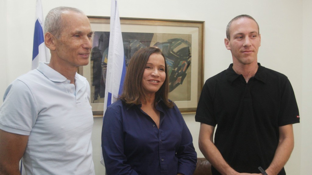 Political life isn't easy for Gantz, and that's a good thing, says ...