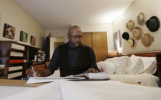 NY man writes entire Scriptures by hand | The Times of Israel