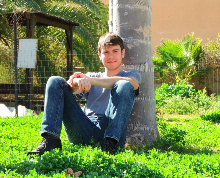 'Weeds' star forgoes suburbia for an unrecognized stint in the desert ...