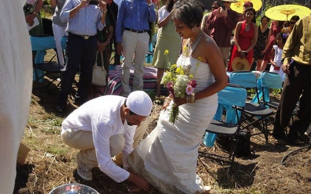 A Berkeley farm hosts a modern Essene ceremony | The Times of Israel