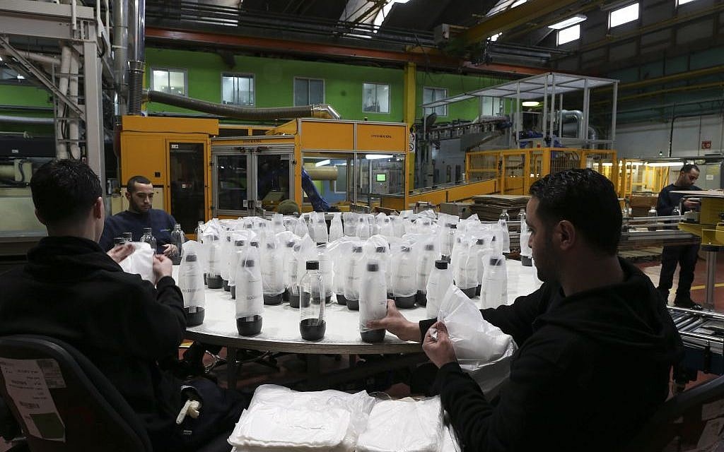 At SodaStream Palestinians Hope Their Bubble Won t Burst The Times
