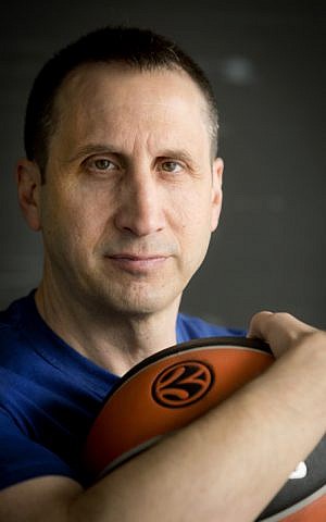 Maccabi Tel Aviv wins Euroleague final 98-86 | The Times of Israel