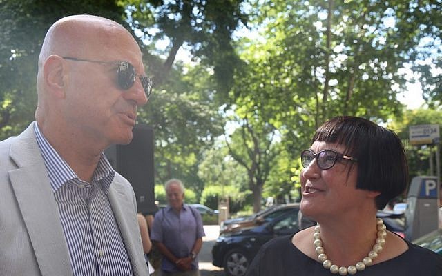 Budapest honors congressman Tom Lantos at childhood home | The Times of ...