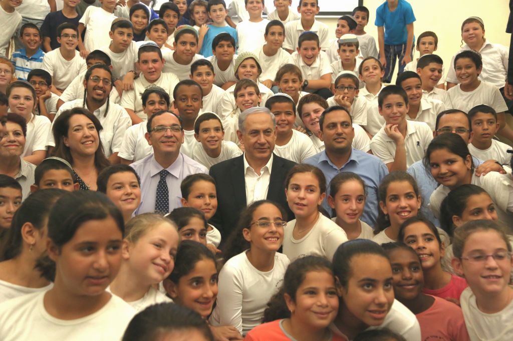 Memories of fighting still fresh, kids head back to school nationwide ...