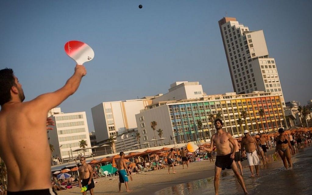 Tel Aviv beach craze makes the jump from paddle ball to fine art | The ...