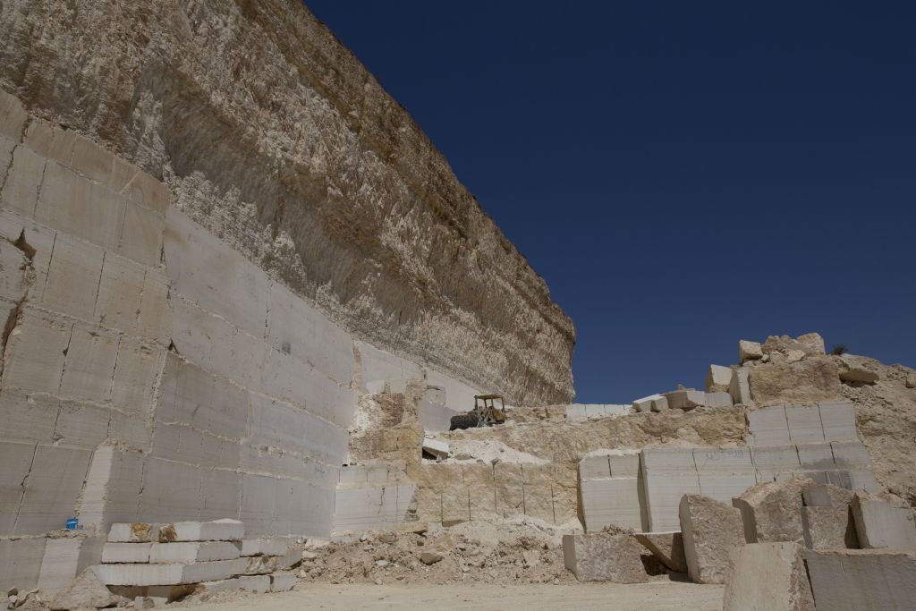 Shuttered West Bank quarries could devastate local industry -- report ...