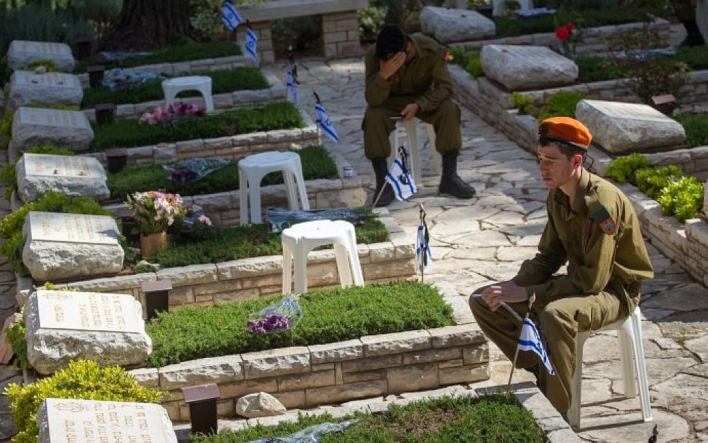 On Memorial Day, honoring the fallen -- and giving solace to the living ...