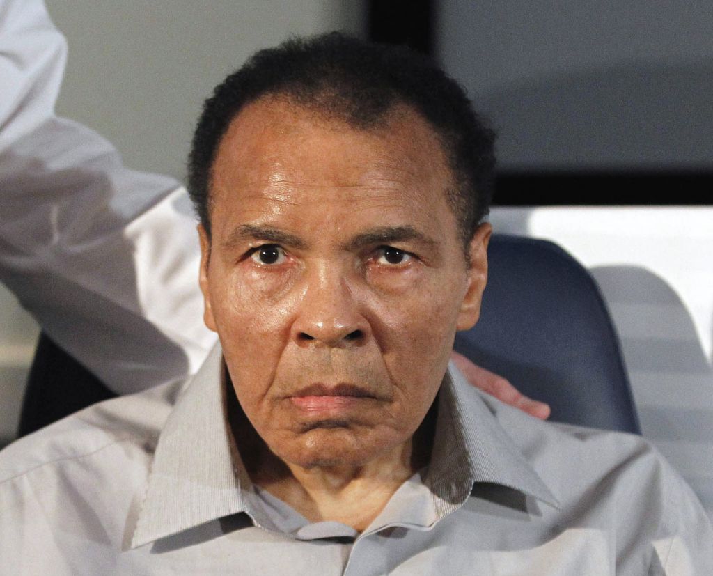 Yair Lapid, a former amateur boxer, eulogizes Muhammad Ali | The Times ...