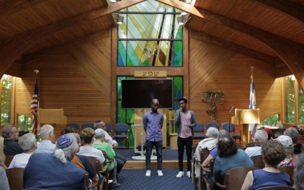 Why synagogues started putting American flags in the sanctuary | The ...