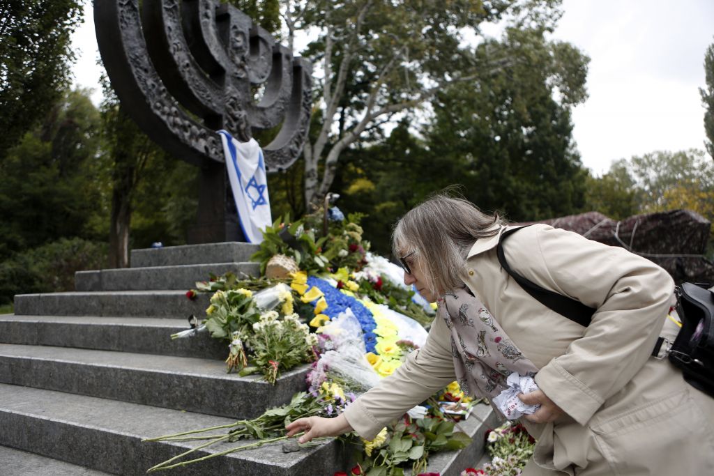 Mournful Ukraine marks 75 years since Babi Yar massacre | The Times of ...