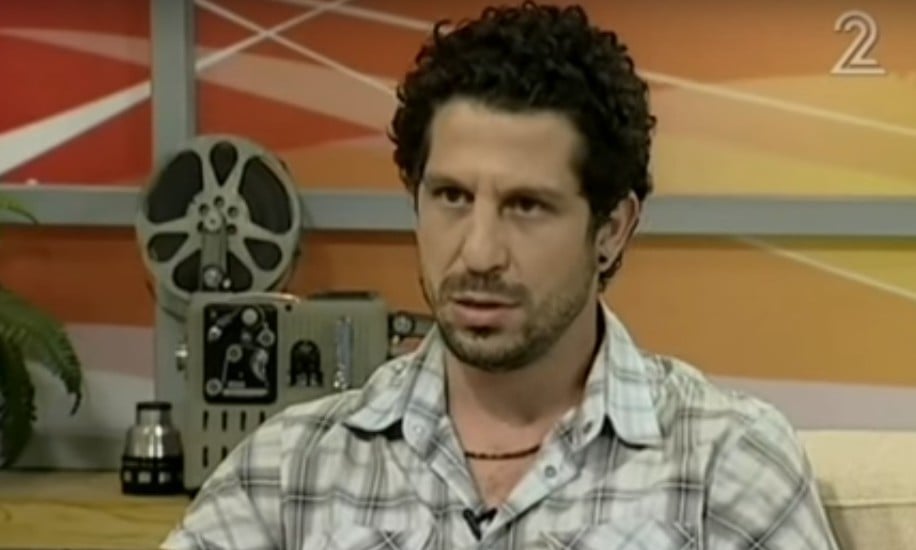 Golden statue of Netanyahu toppled in Tel Aviv plaza | The Times of Israel