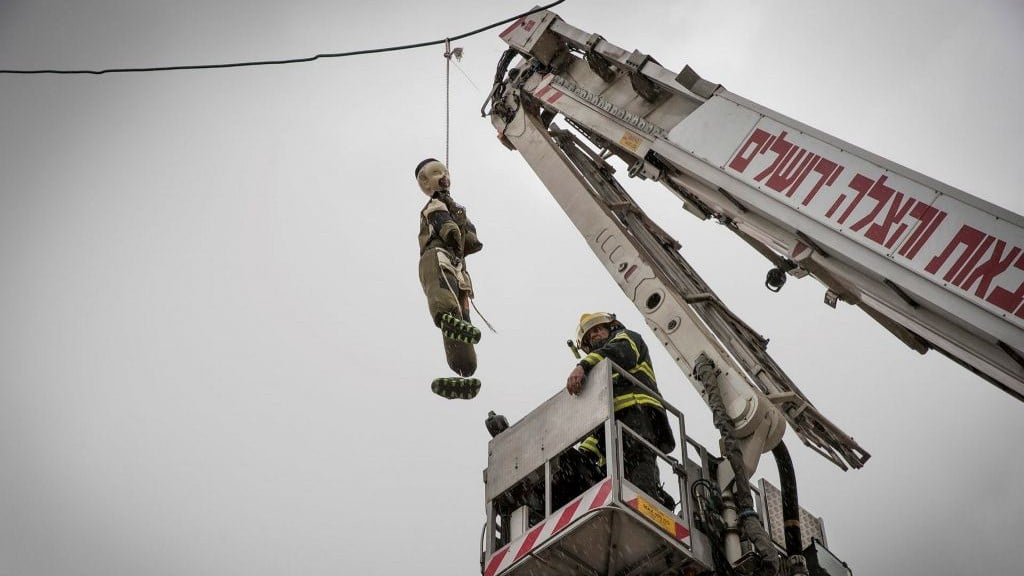 Police rescue IDF soldier from ultra-Orthodox mob | The Times of Israel