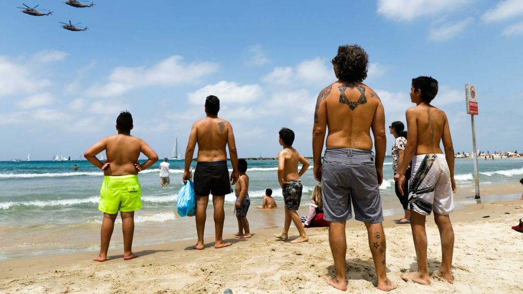 Nation marks Israel’s 69th birthday by celebrating in the sun | The ...