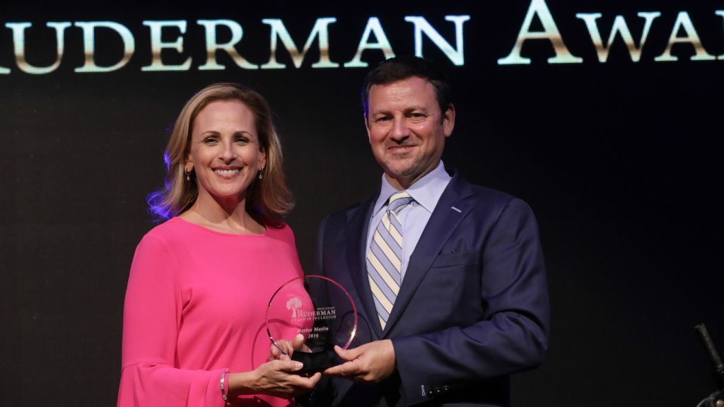 Oscar winner Marlee Matlin wins award for disability inclusion activism ...