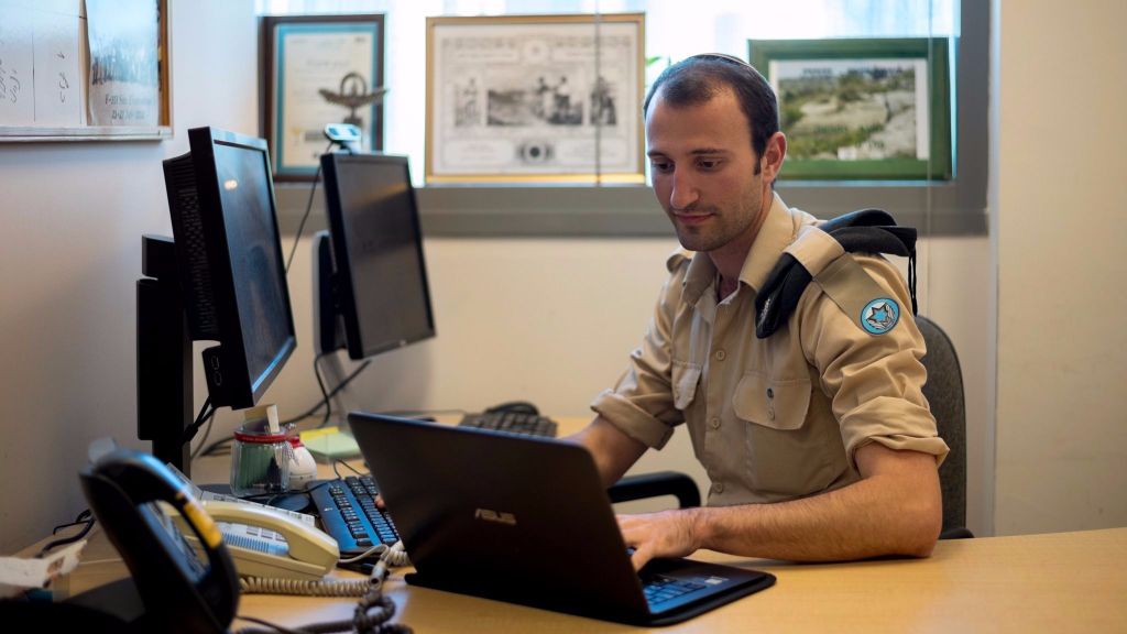 26-year-old from Atlanta wants the Israeli army to innovate like Google ...