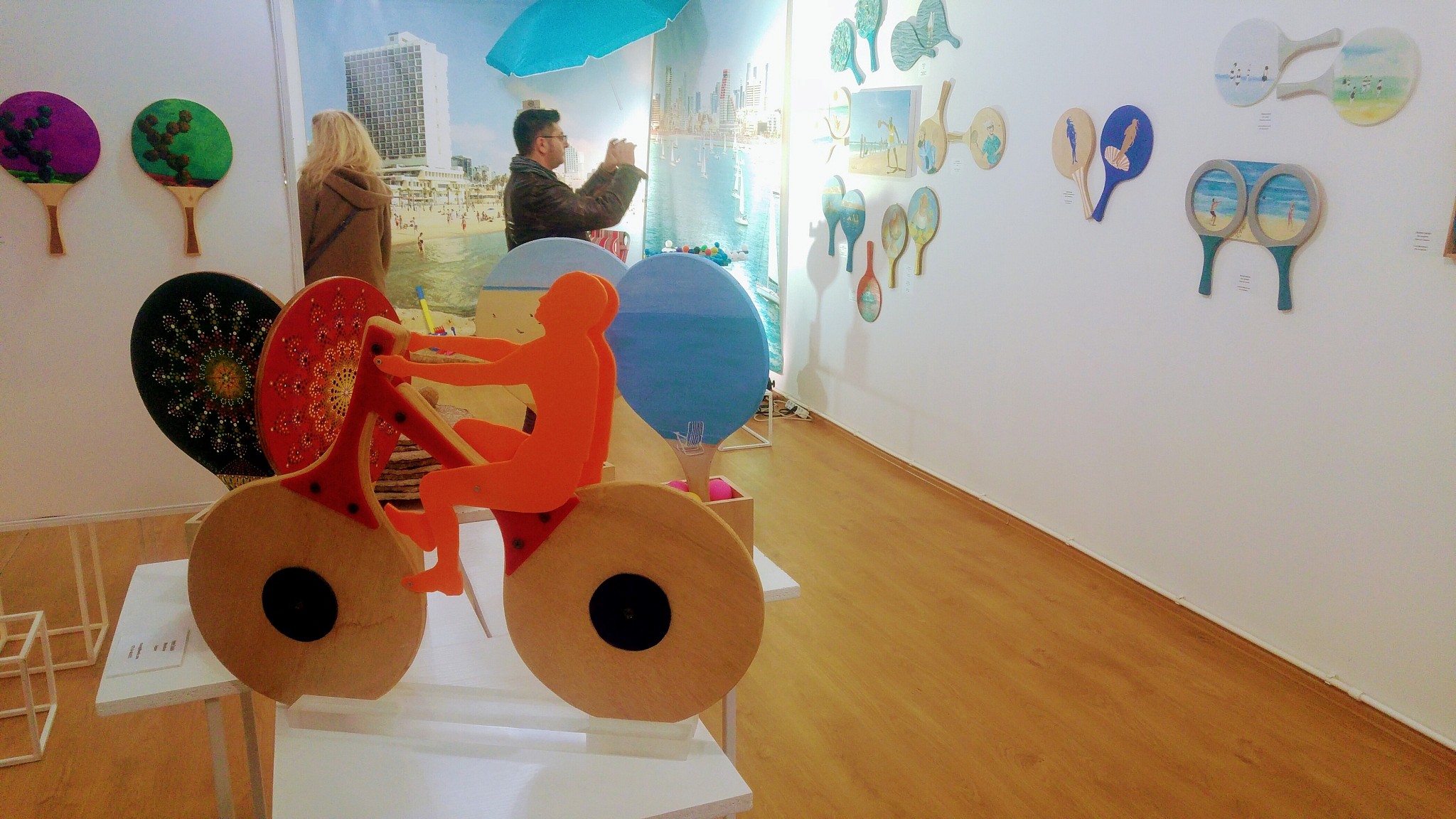 Tel Aviv beach craze makes the jump from paddle ball to fine art | The ...