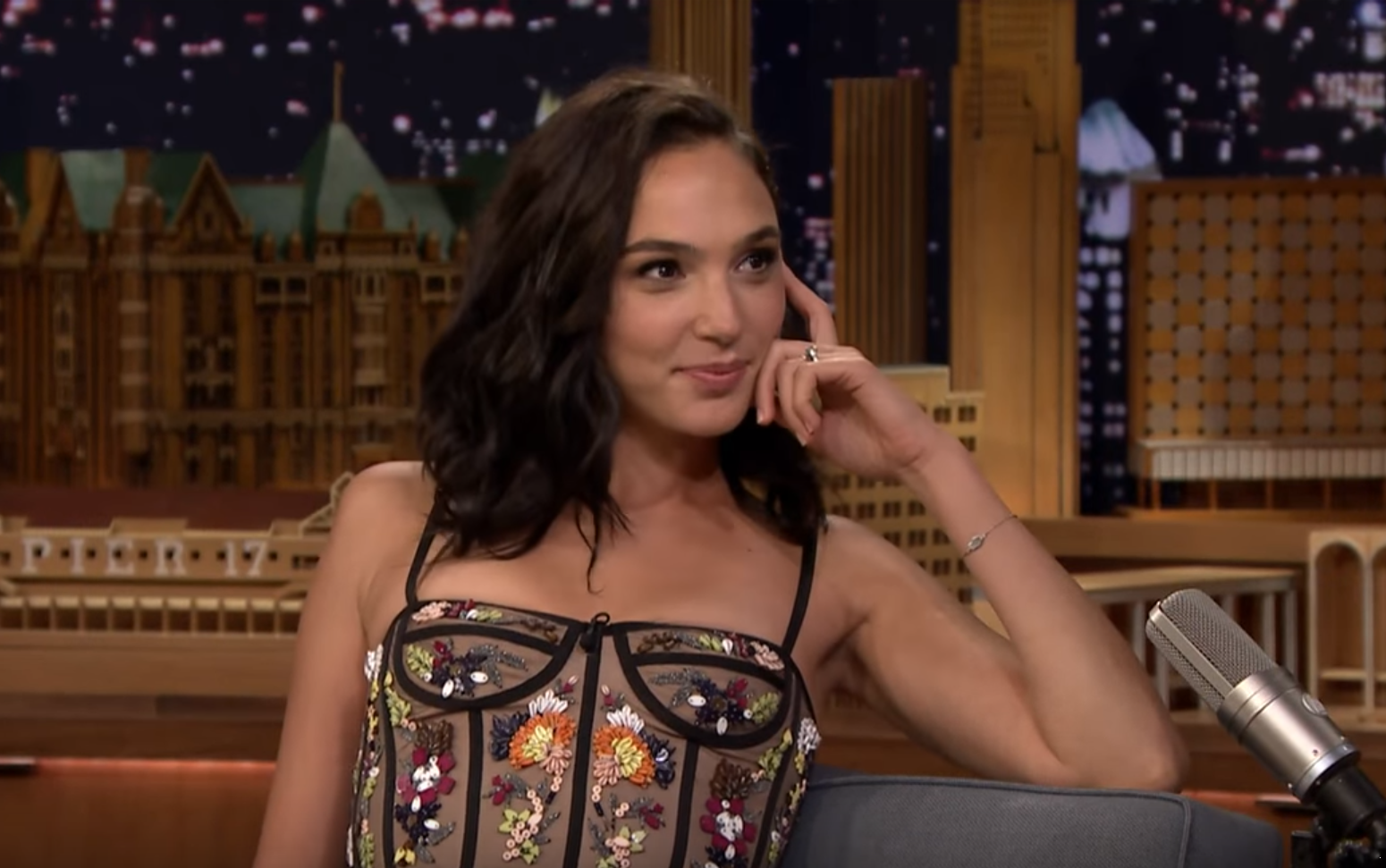 Gal Gadot tries her very first Reese's Peanut Butter Cup | The Times of ...