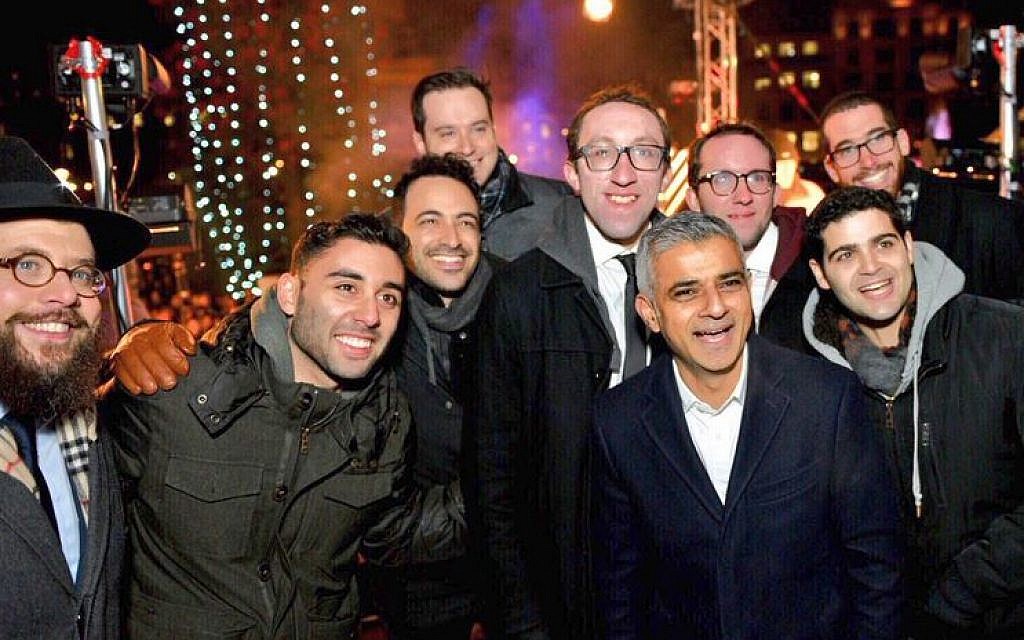 Celebrities Celebrating Hanukkah 60 Photos - Moonagedaydream.film