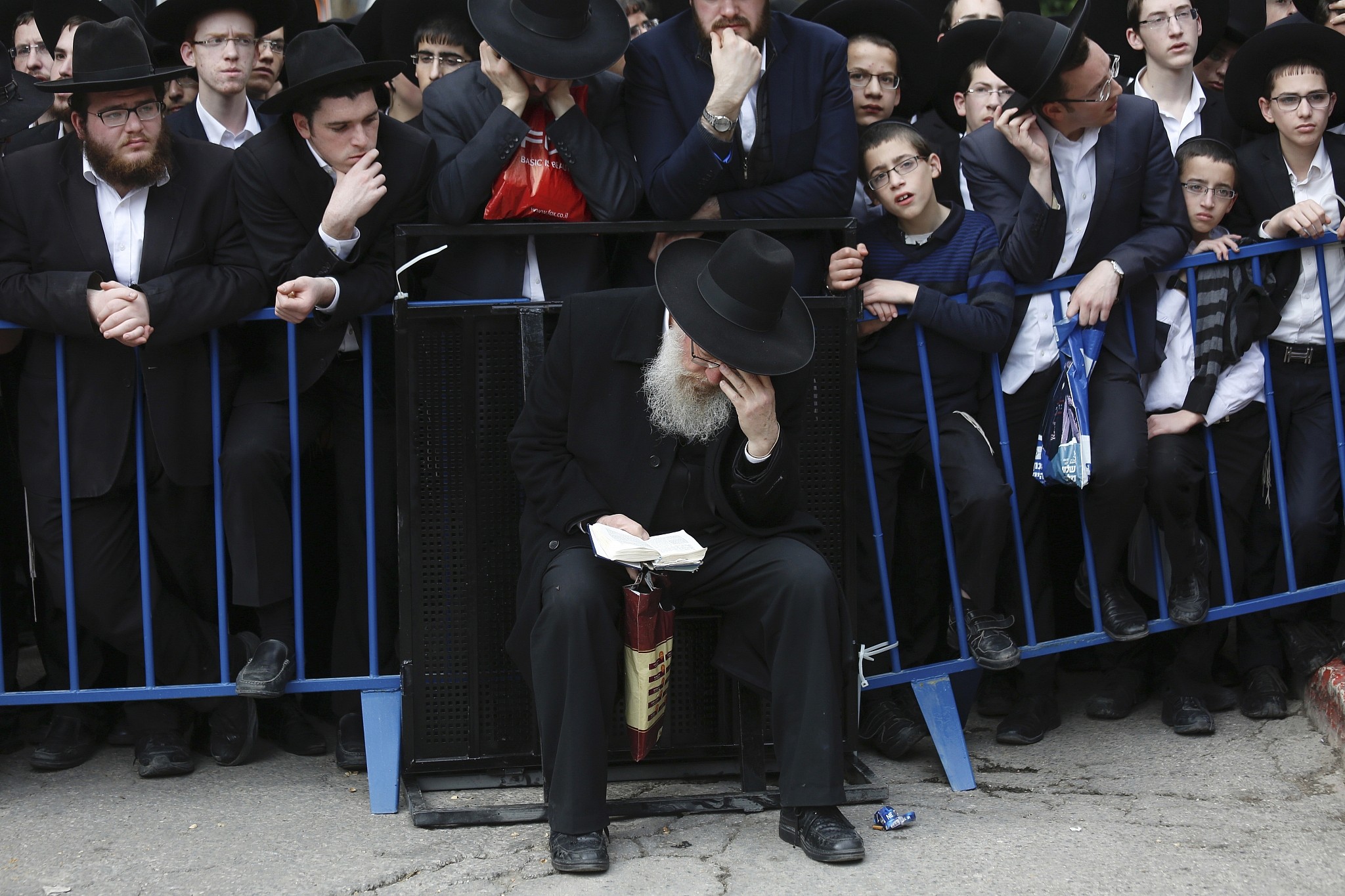 Tens of thousands attend Jerusalem funeral of influential anti-draft ...
