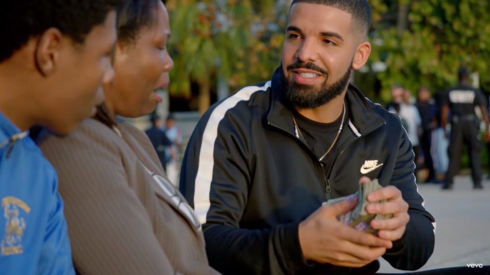 Drake gives away $1 million in 'God's Plan' music video | The Times of ...