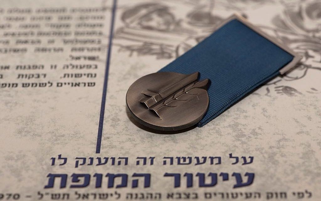 Intel soldier earns medal of honor, but the IDF can't say for what ...