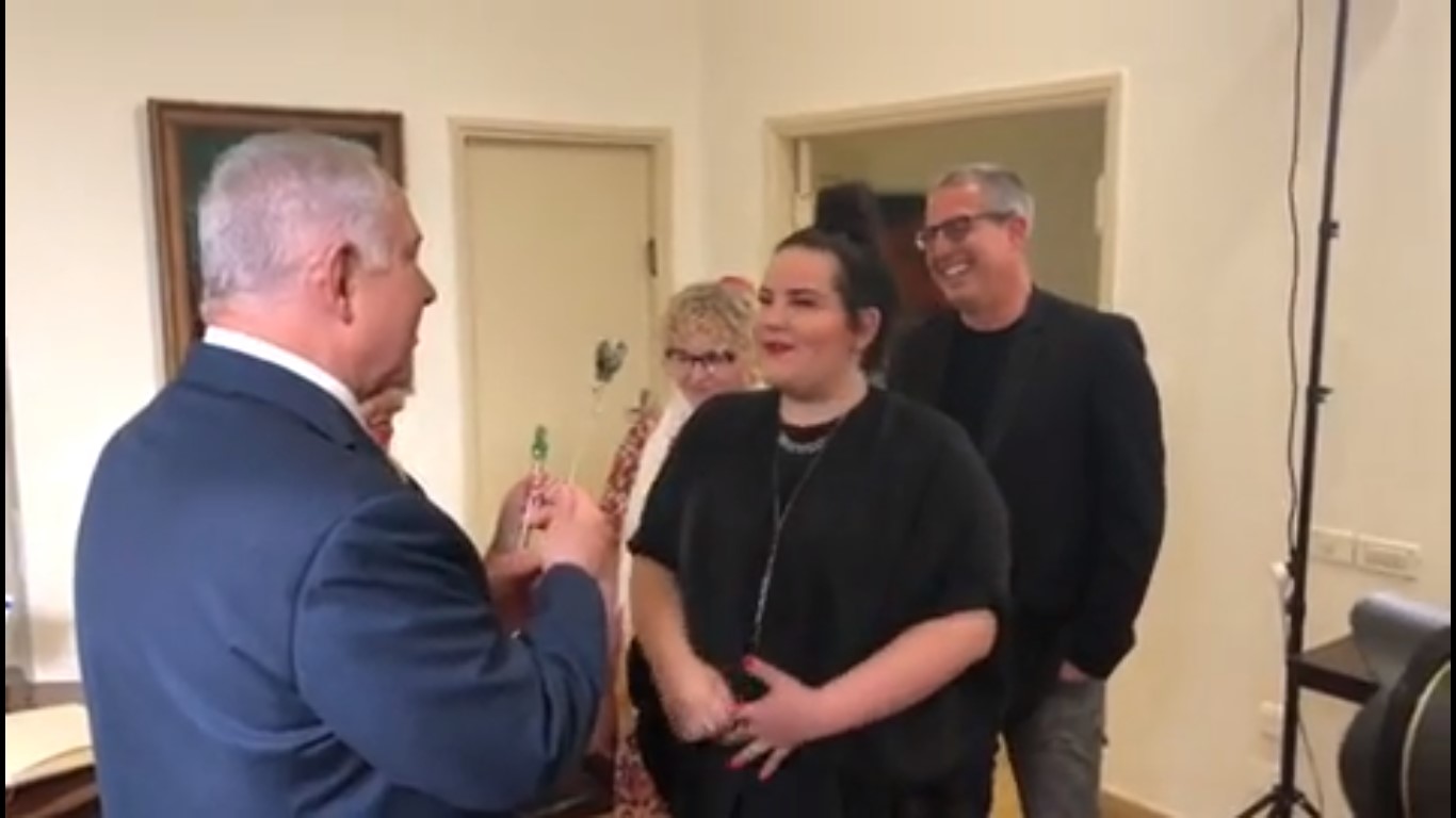 Netanyahu hosts Eurovision winner, does a chicken dance duet | The ...