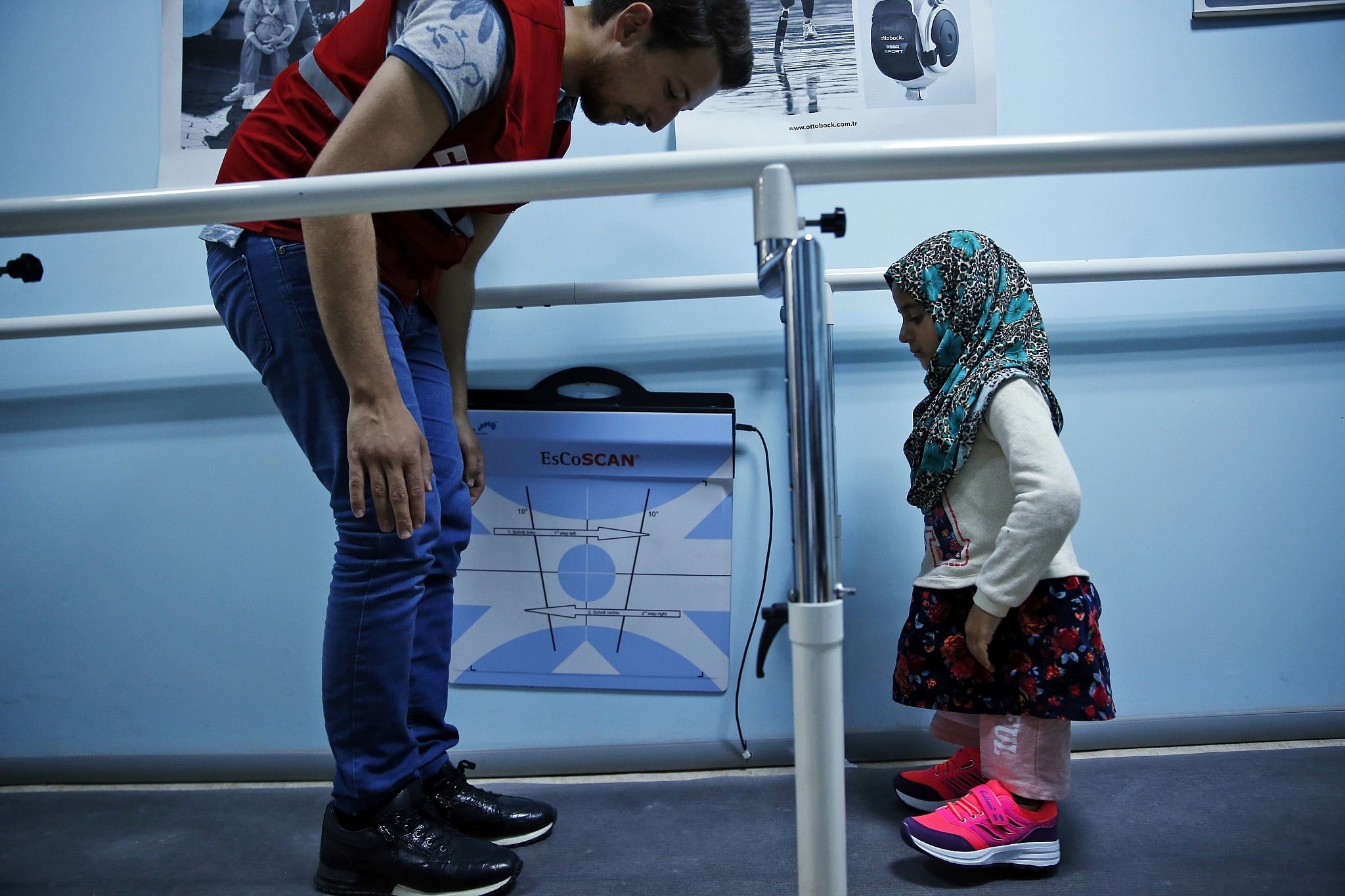Syrian girl born without legs gets new prosthetics in Turkey | The ...