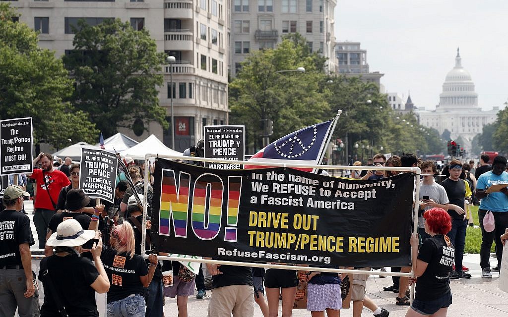 Protesters against white supremacist rally gather near White House ...