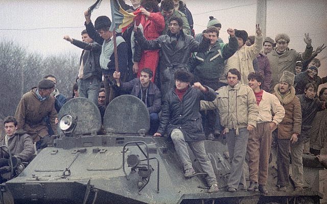 Former PM Barak says Netanyahu just like Romanian dictator Ceausescu ...