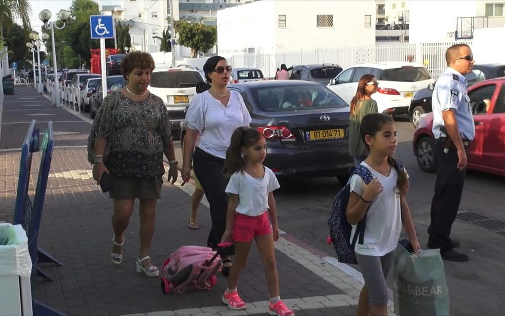 In new Israeli film, family ties get knotty when dad decides to become ...