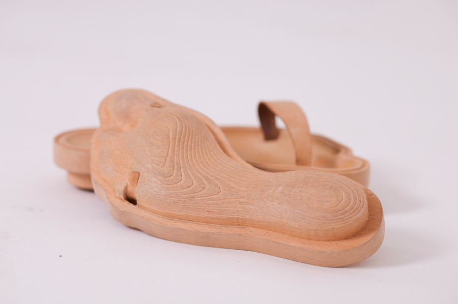 With an eye on the past, a textile artist prints 3D fabrics of the ...