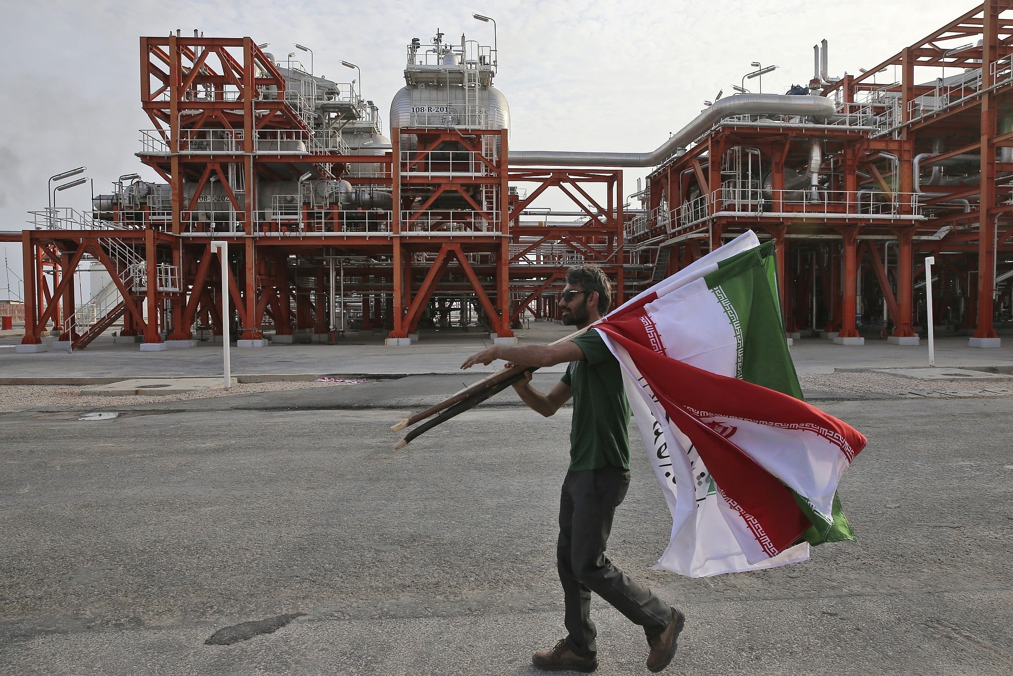 Israel strikes major Iranian gas field; Tehran vows to hit Gulf energy ...