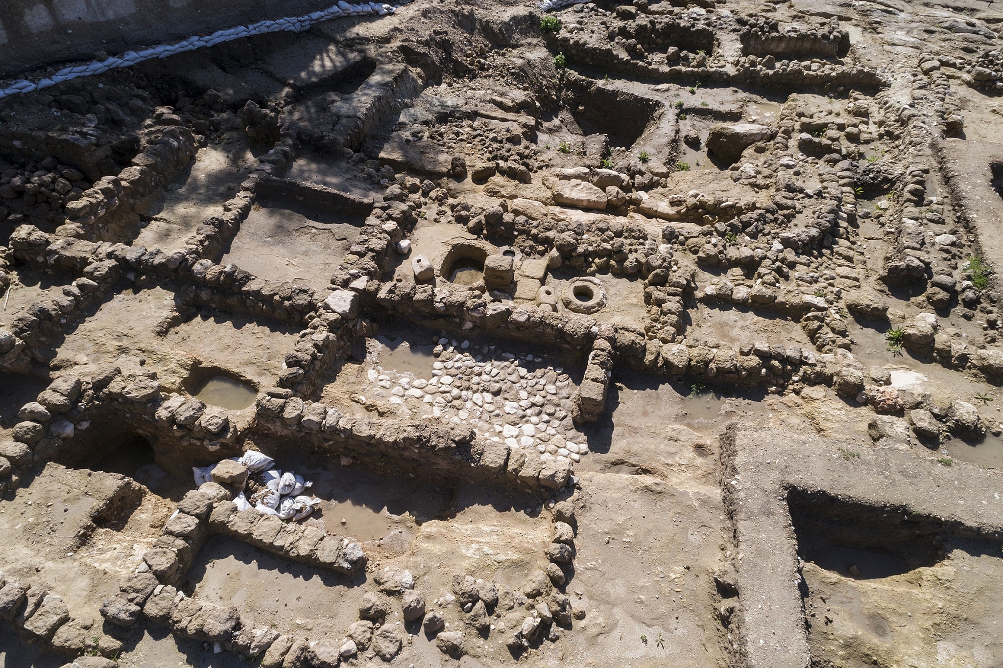 In Beit Shemesh, new highway collides with surprise biblical-era ...