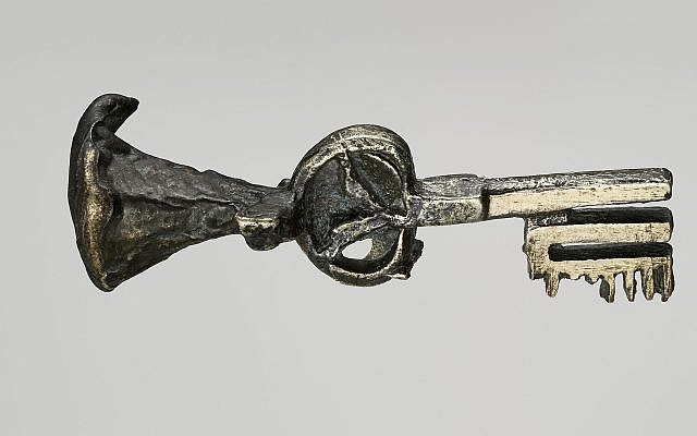 Stunning finds from the Met’s exhibit on medieval Jewish treasure | The ...