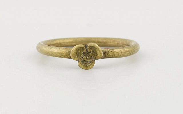 Stunning finds from the Met’s exhibit on medieval Jewish treasure | The ...