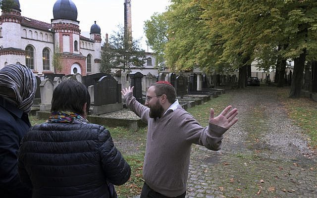 Armed with guns and bombs, synagogue shooter planned 'massacre ...