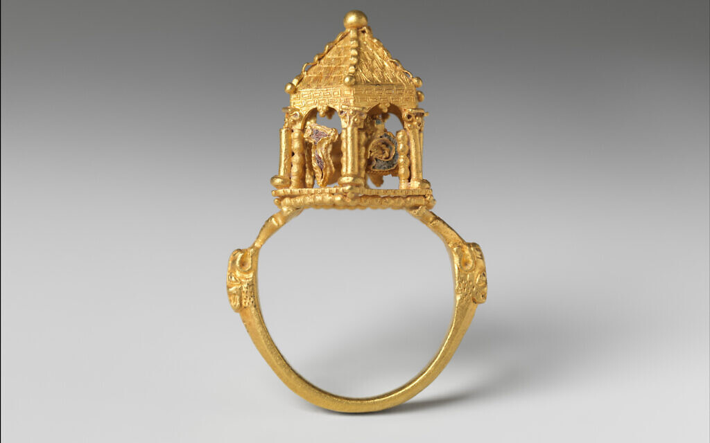 Medieval jewels hidden by Jews during Black Death on show at NY Met ...