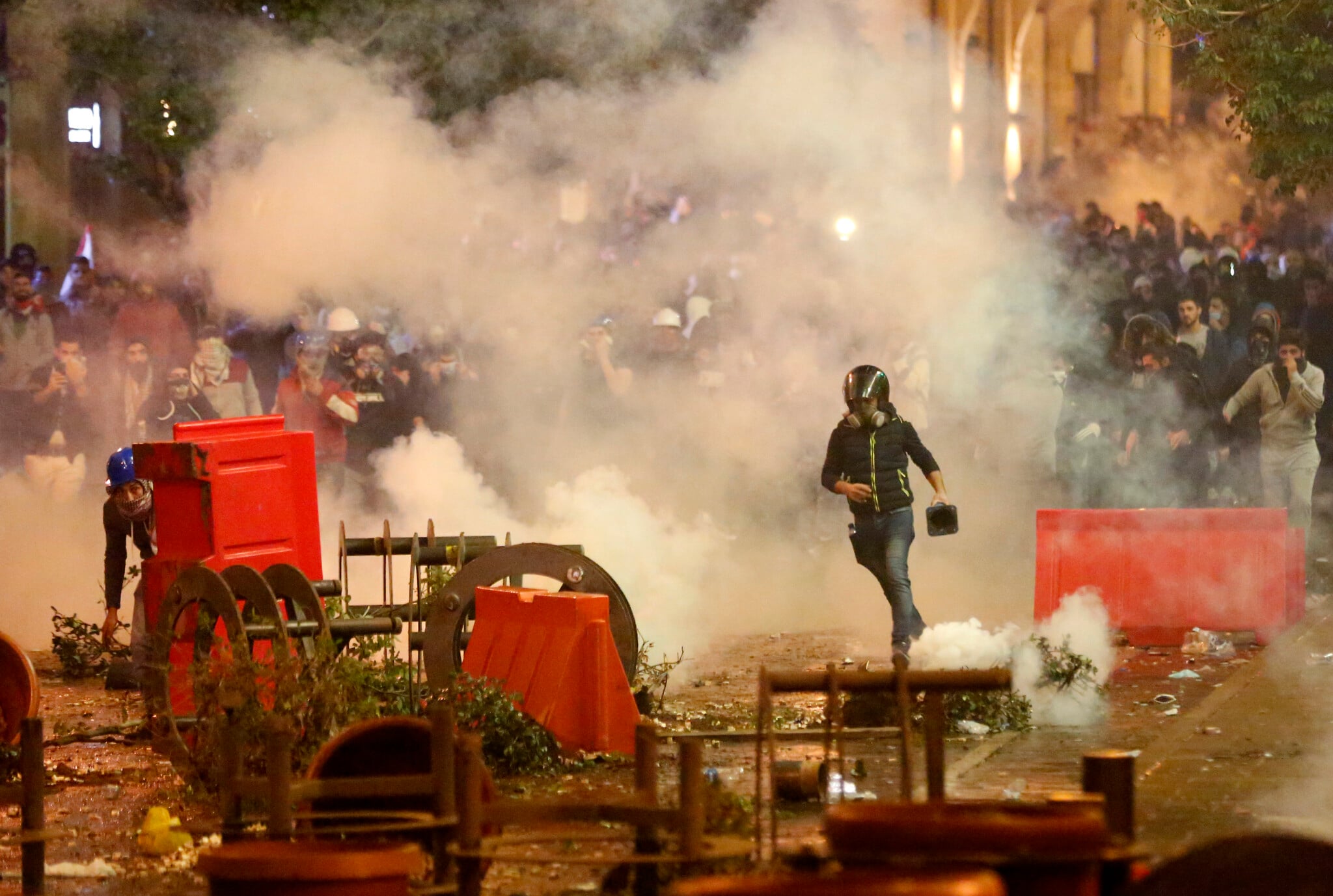 For second night, violent protests rock Lebanese capital | The Times of ...