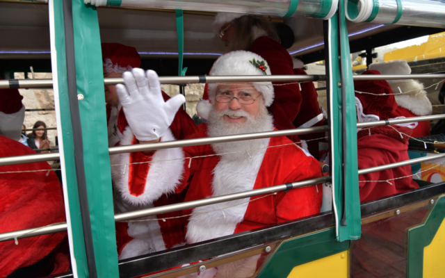 Dozens of Santas bring some off-season cheer to Israel | The Times of ...