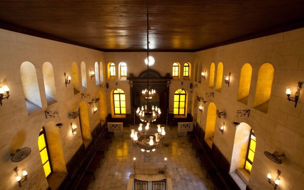 Lost 1,000-year-old Hebrew Bible found on dusty Cairo synagogue shelf ...