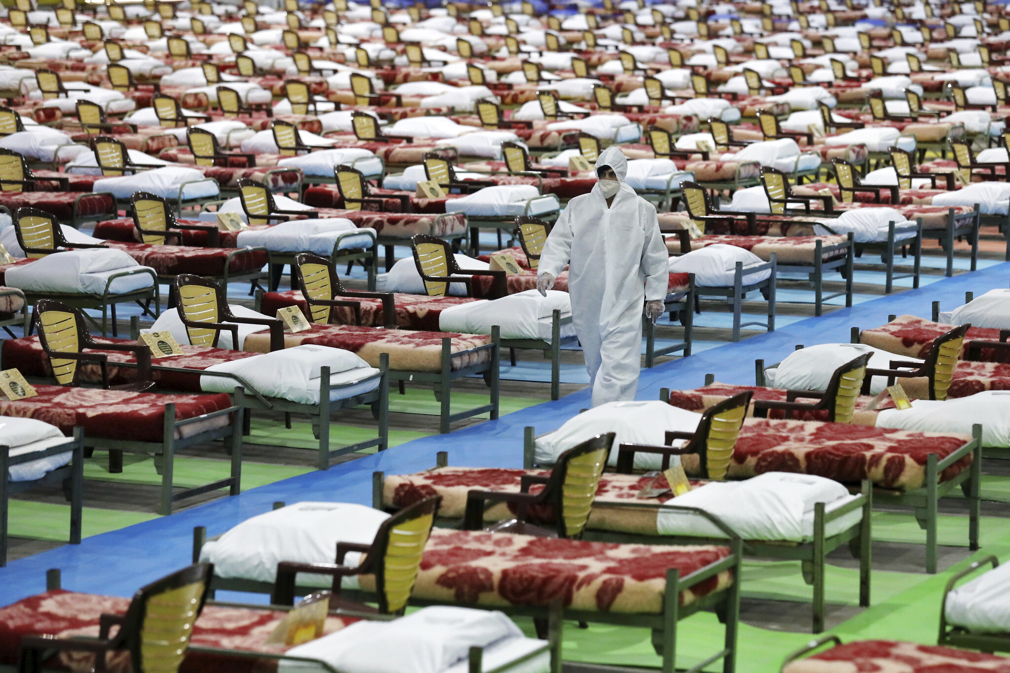 As deaths soar, Iran's military sets up 2,000-bed hospital in ...